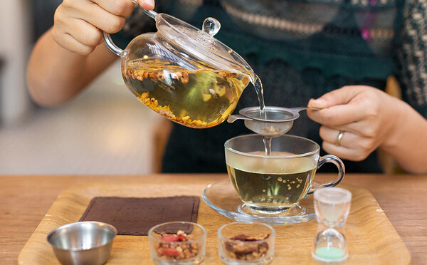 [Health] Tea Therapy - A cup of aromatic tea can calm your mind and body